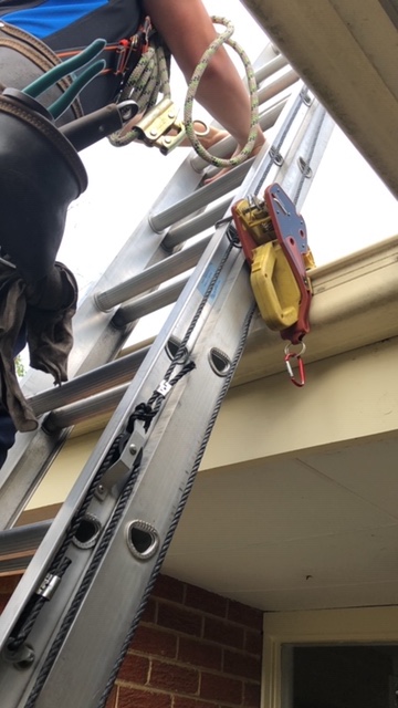 Lock Jaw Ladder Grip | RoofNStop Roofing Supplies Ireland